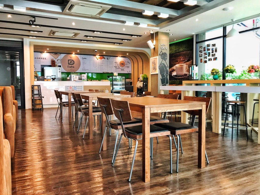 【Efin cafe】 | Asian Traveller from Bangkok