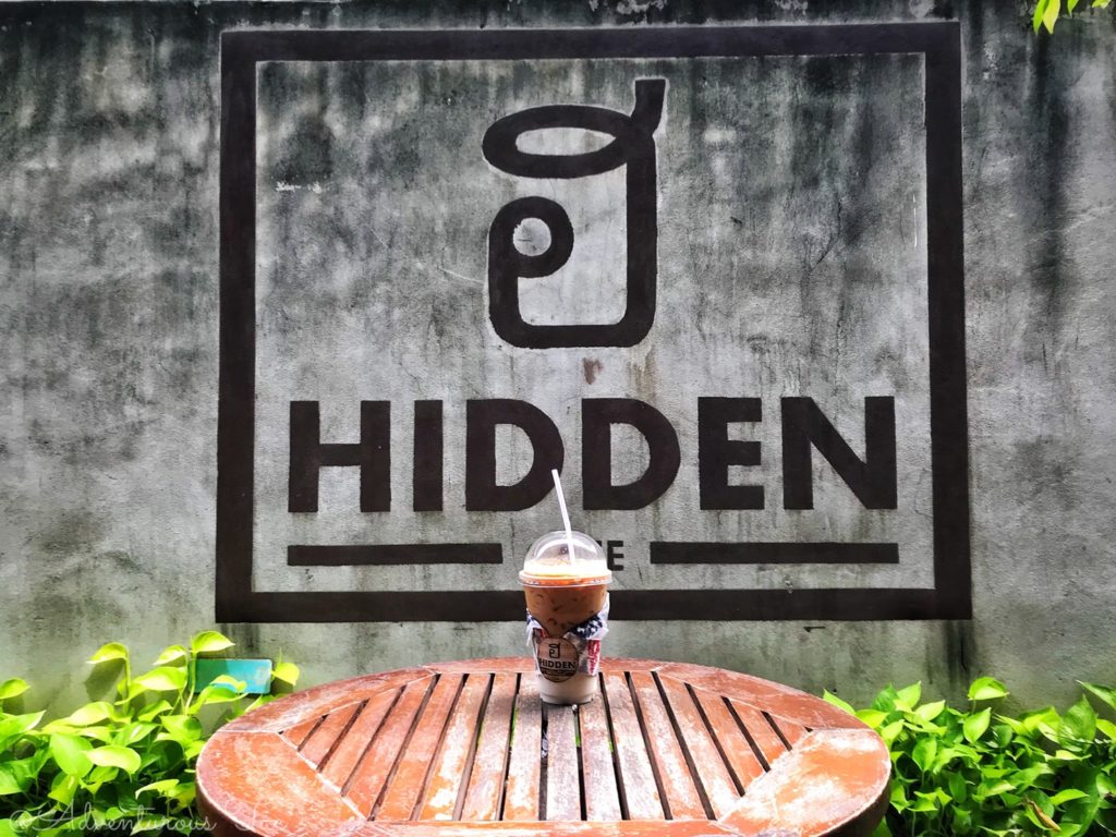 【Hor Hidden Cafe】The cozy cafe like a secret hideaway near BTS Ari | Asian Traveller from Bangkok