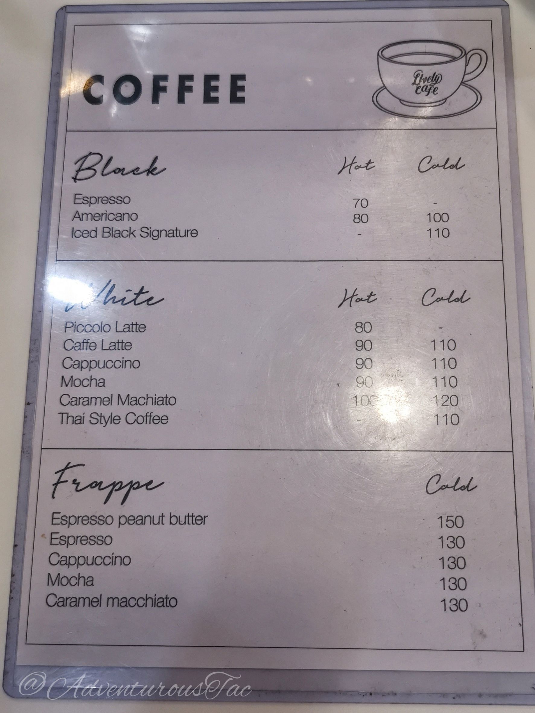 【Lively Cafe】イエローの外観が映えるオシャレカフェ inプロンポン | Asian Traveller from バンコク