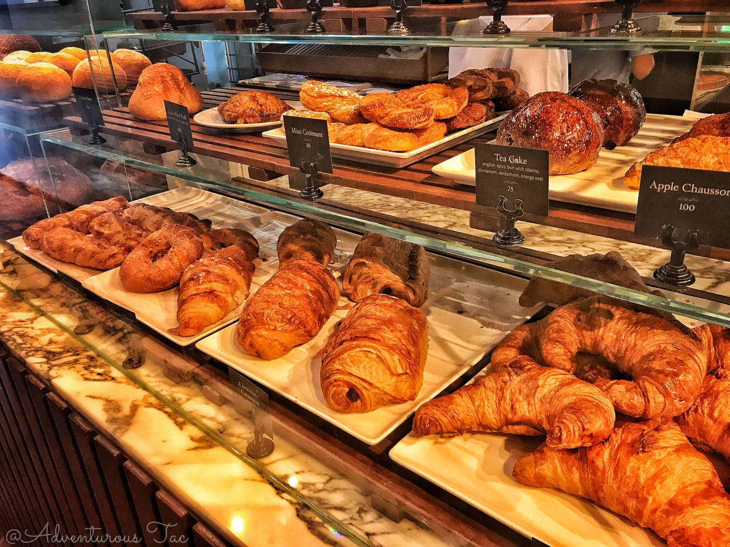 【Holey Artisan Bakery】プロンポンで欧米人が集まる人気ベーカリー | Asian Traveller from バンコク