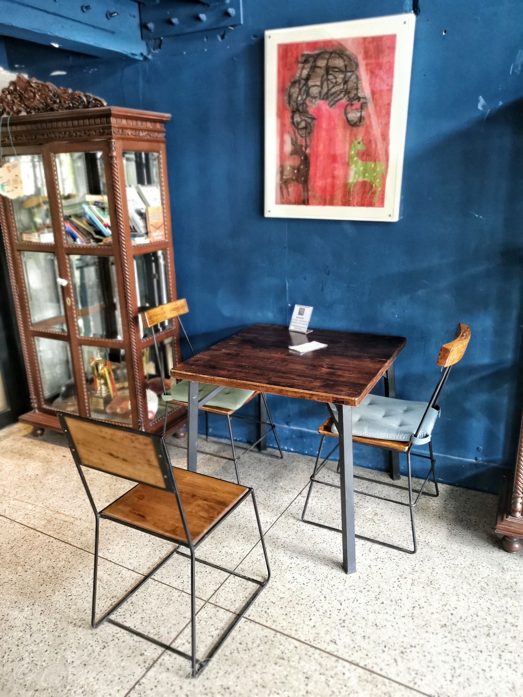 【Yim Yam Hostel】ラチャテウィー駅すぐ！裏庭が素敵なカフェ | Asian Traveller from バンコク